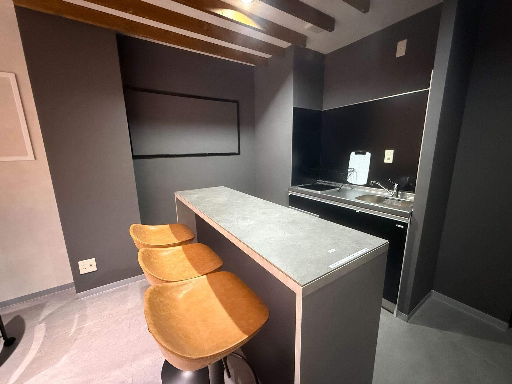 スペモ🏘️新宿御苑駅1分✨会議💎飲み会🍻サテライトオフィス🏢撮影🎥セミナー⌨️841_SpemoLOUNGE新宿御苑前の写真3