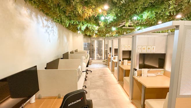 【新宿三丁目駅徒歩1分|36PGブース】最大6名/防音完全個室/高速Wi-Fi/55型モニタ/会議・商談・面接・打ち合わせ・作業の写真14