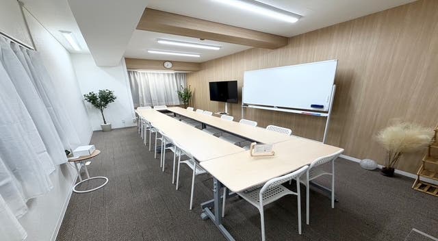 🌿西中島南方駅徒歩1分30秒｜声を出せる朝の個室✨｜自然光｜ナチュラル北欧風｜会議・商談・朝活・テレワーク｜新大阪から一駅