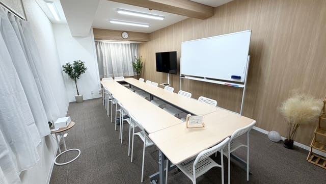 🌿西中島南方駅徒歩1分30秒|声を出せる朝の個室✨|自然光|ナチュラル北欧風|会議・商談・朝活・テレワーク|新大阪から一駅の写真1