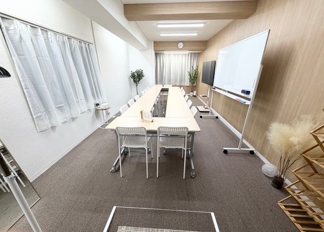 🌿西中島南方駅徒歩1分30秒｜声を出せる朝の個室✨｜自然光｜ナチュラル北欧風｜会議・商談・朝活・テレワーク｜新大阪から一駅の写真2