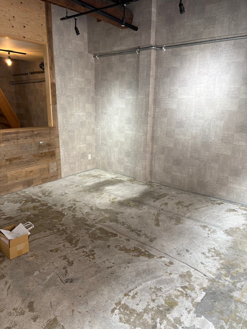 岡山駅西口徒歩5分｜75インチモニター｜最大12名｜レンタル会議室の写真5