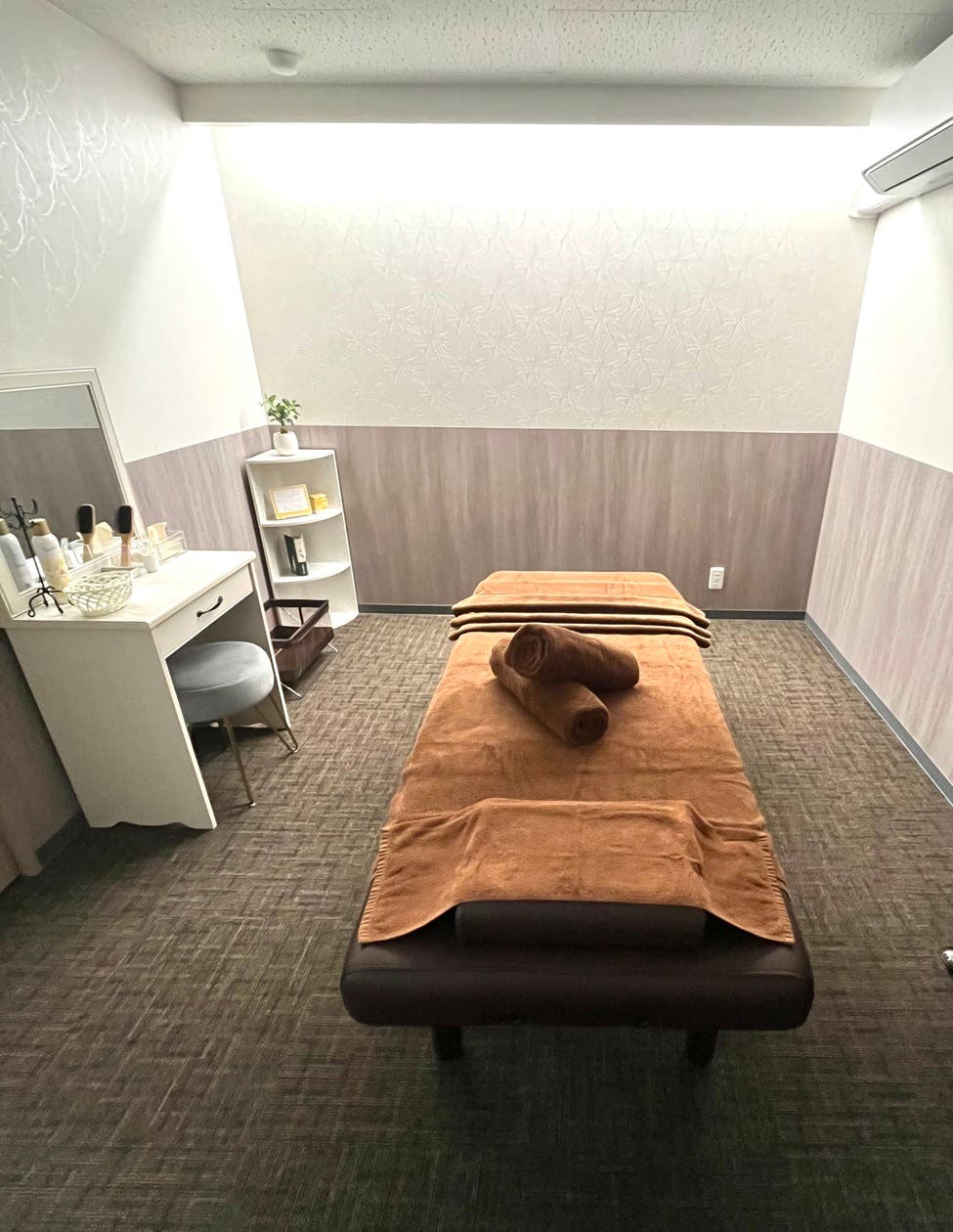 藤井寺駅徒歩1分《駅近》整体・リンパ・エステにすぐ使える完全個室｜備品充実で手ぶら利用OKの写真1
