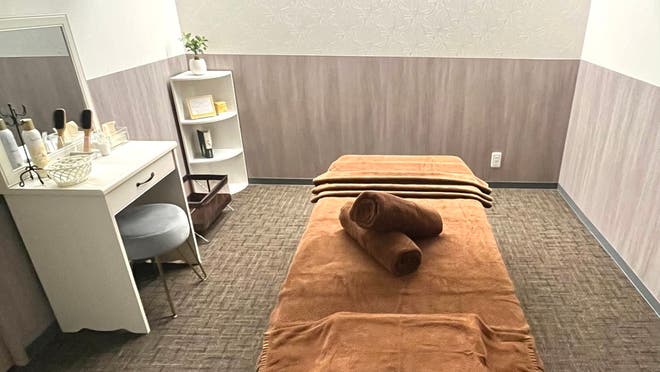 藤井寺駅徒歩1分《駅近》整体・リンパ・エステにすぐ使える完全個室|備品充実で手ぶら利用OKの写真1