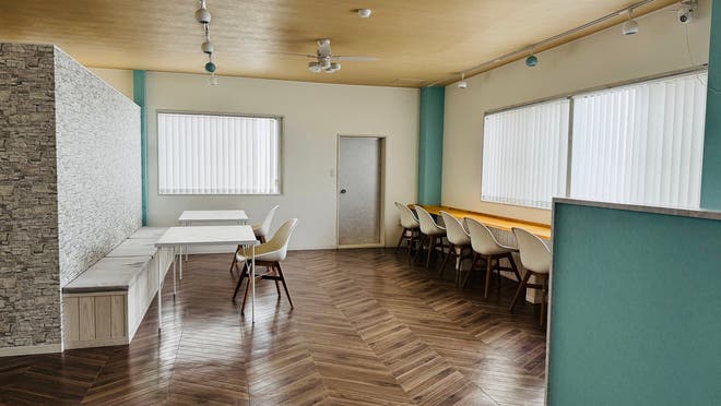 【自習室/テーブル席 ② 】*松本市桐 *課題/資格勉強に *信州大学徒歩圏内 *ドリンクコーナーありの写真3