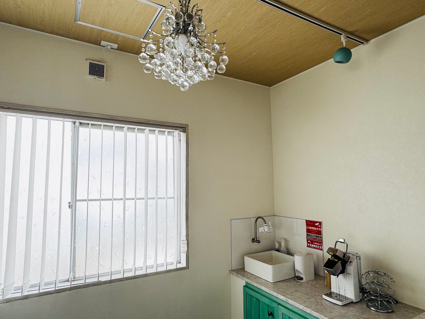 【自習室／テーブル席 ② 】＊松本市桐  ＊課題/資格勉強に  ＊信州大学徒歩圏内 ＊ドリンクコーナーありの写真7