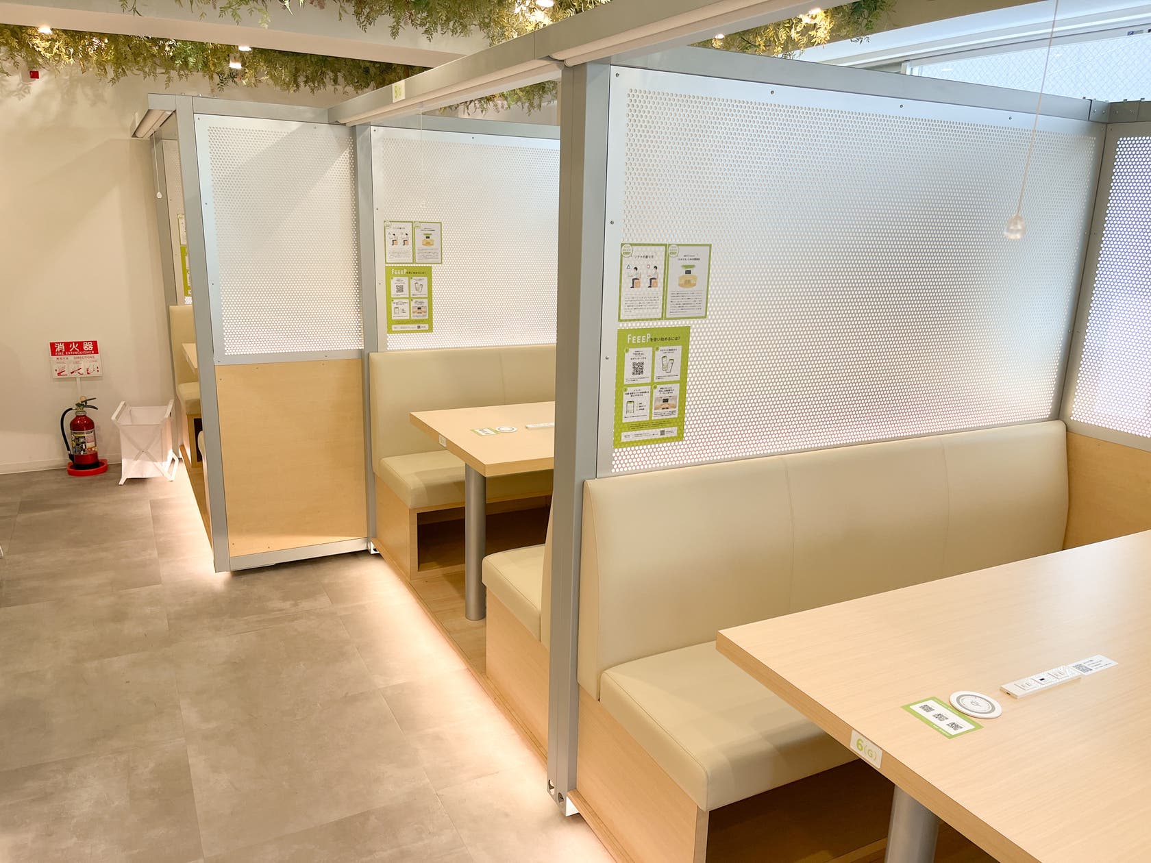 【秋葉原駅徒歩2分｜24時間営業｜5Gブース（2階）】最大6名／高速Wi-Fi／55型モニタ／会議・商談・面接・打合せ・作業等の写真12