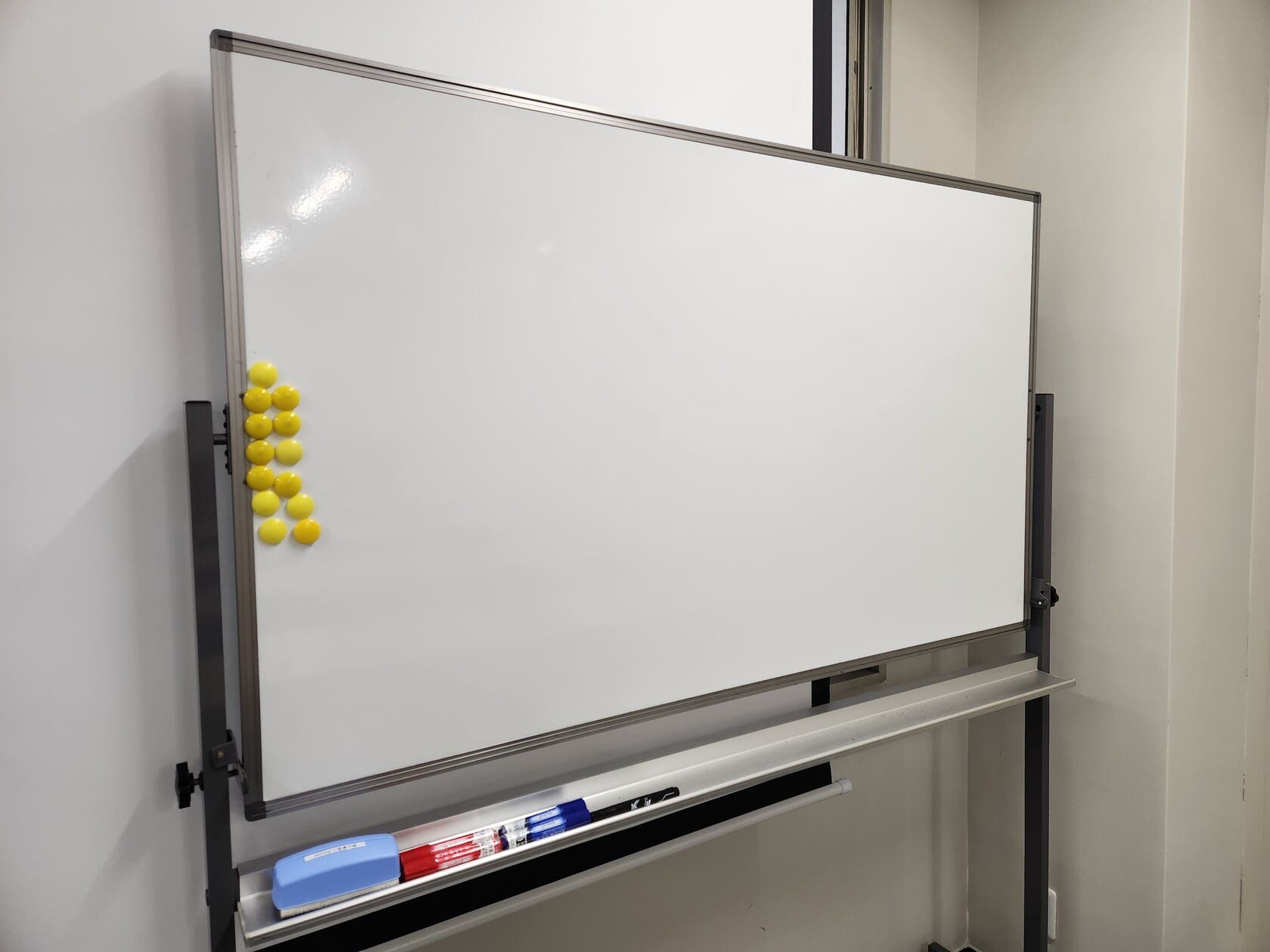 コスパ良✨岡山駅徒歩5分 / 最大36名 / 高速WIFI / プロジェクター 会議やセミナーに最適な会議室✨の写真12