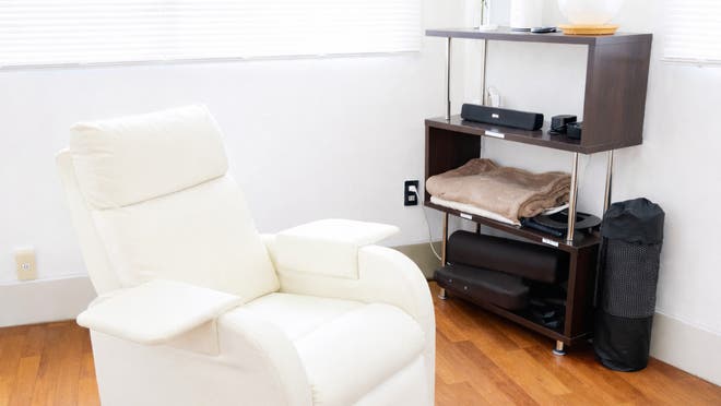 完全個室|施術・会議・作業に対応|静かなレンタルスペース(大和駅3分)の写真2