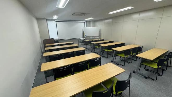 コスパ良✨岡山駅徒歩5分 / 最大36名 / 高速WIFI / プロジェクター 会議やセミナーに最適な会議室✨の写真1