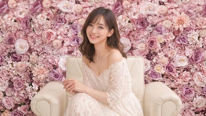 【渋谷・三軒茶屋エリア】駅2分|自然光×白壁×薔薇壁|背景7種類|手ぶら撮影OK|ポートレート・SNS・商品撮影に最適の写真3