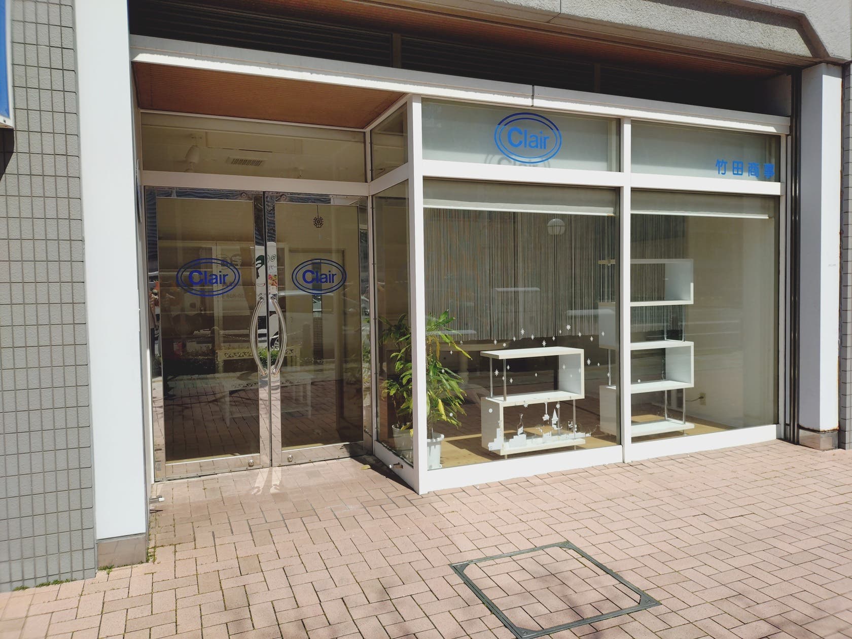 JR尼崎から徒歩3分　ガラス張りで明るいレンタルスペースの写真2