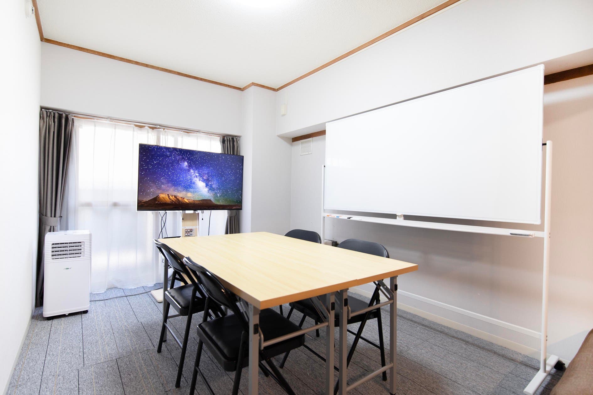 ✨地域最安値挑戦✨【狸小路徒歩1分・会議orパーティ】大型TVで大人気ゲームや動画鑑賞🎵『410』の写真2