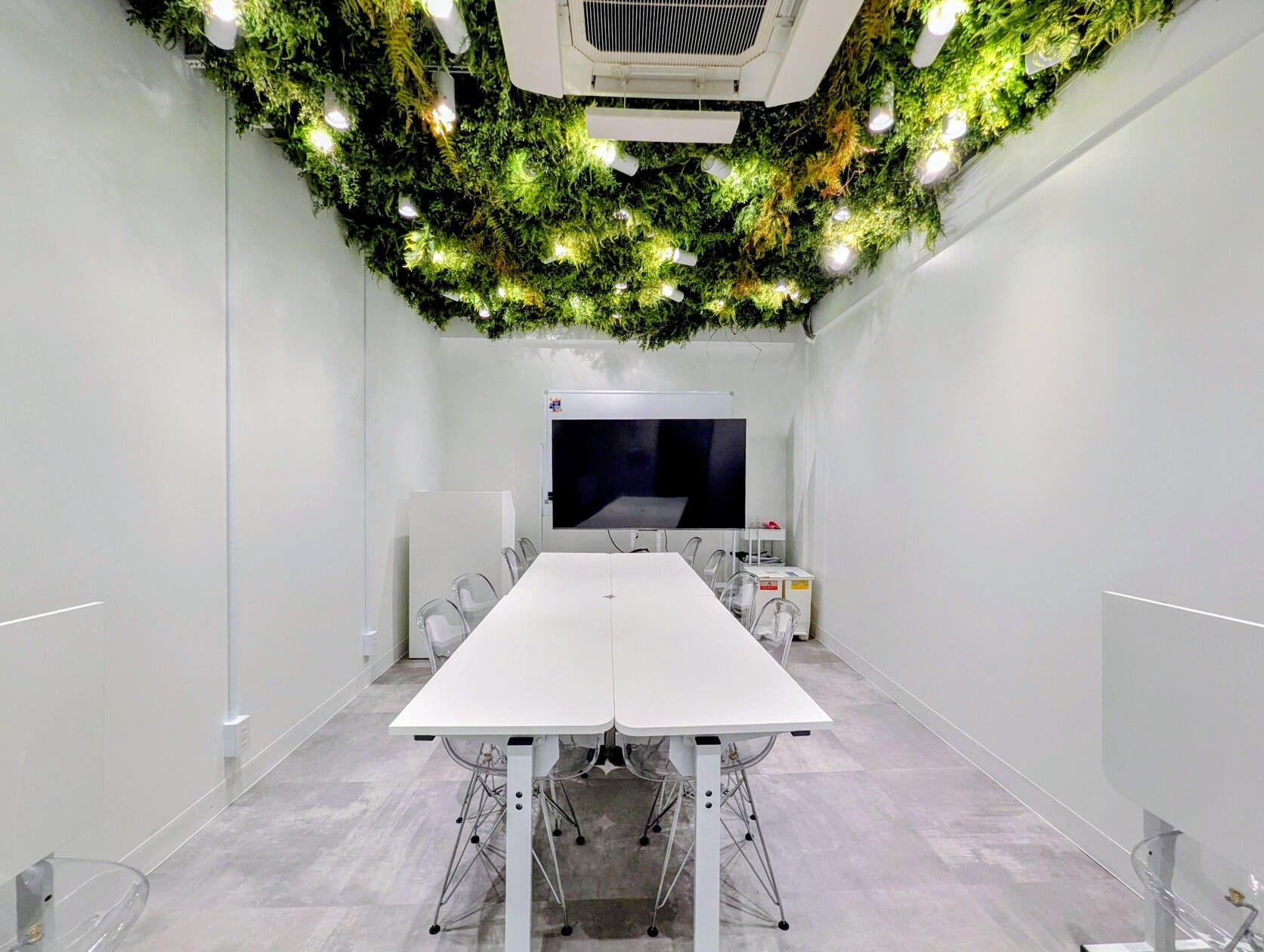 【東京駅徒歩3分・日本橋駅徒歩2分｜24h】12名席／会議室・研修・セミナー・説明会等／WiFi・モニター・ホワイトボード等完備の写真4