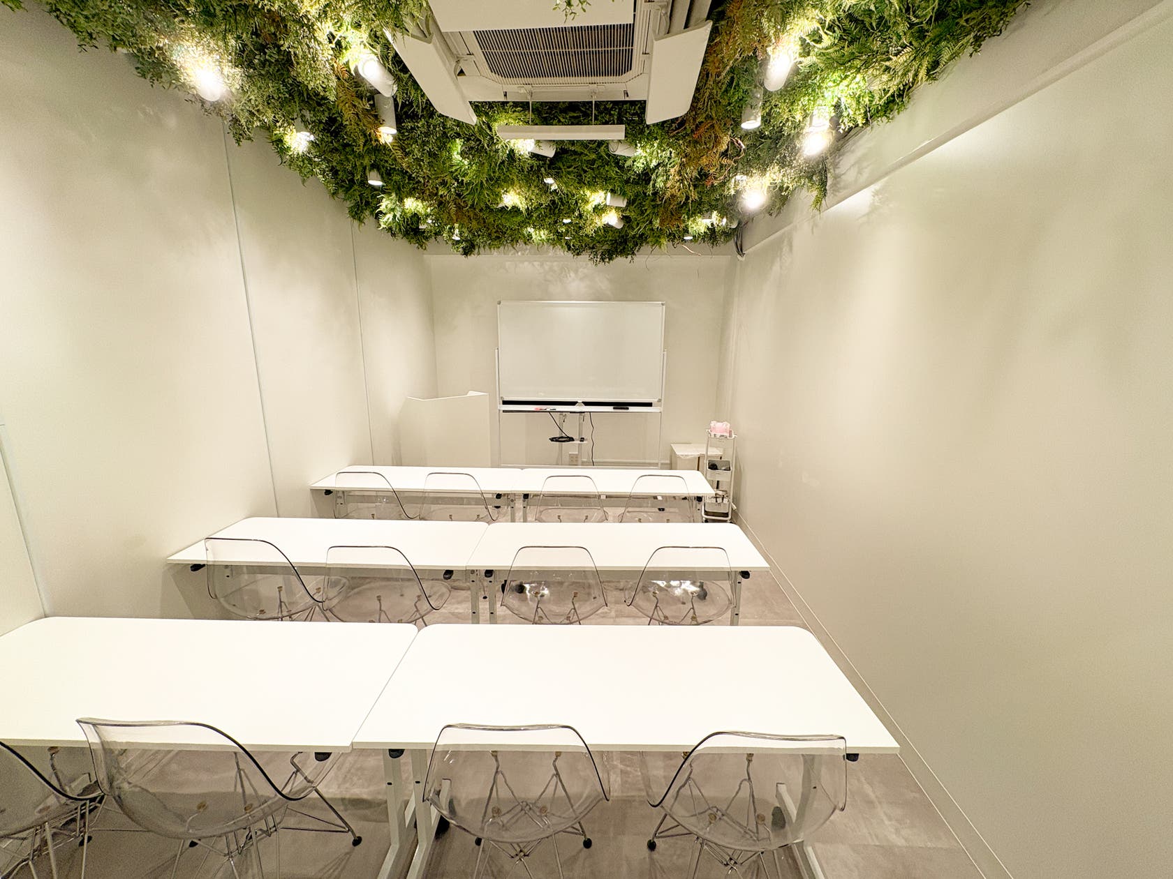 【東京駅徒歩3分・日本橋駅徒歩2分｜24h】12名席／会議室・研修・セミナー・説明会等／WiFi・モニター・ホワイトボード等完備の写真6