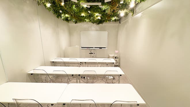 【東京駅徒歩3分・日本橋駅徒歩2分|24h】12名席/会議室・研修・セミナー・説明会等/WiFi・モニター・ホワイトボード等完備の写真6