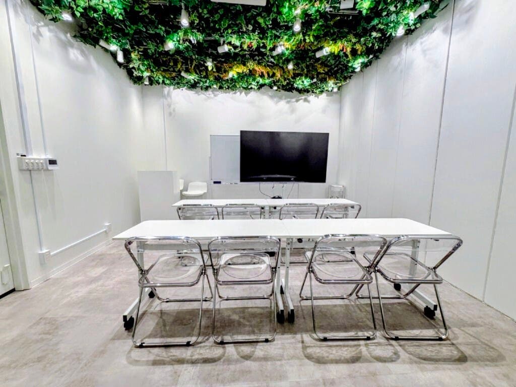 【立川駅徒歩1分｜24h】会議室／最大24名／高速WiFi／飲食可／研修・セミナー・懇親会｜FEEEP立川店イベントスペースAの写真3