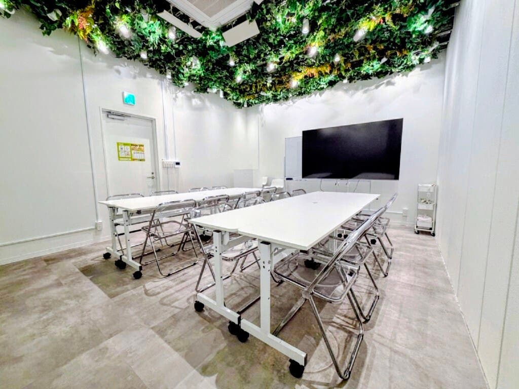 【立川駅徒歩1分｜24h】会議室／最大23名／高速WiFi／飲食可／研修・セミナー・懇親会｜FEEEP立川店イベントスペースBの写真4
