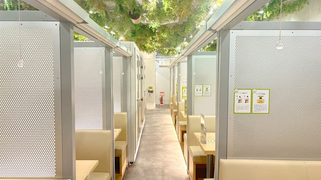 【新宿駅徒歩2分|9PSブース】ワークブース/防音完全個室/31.5型モニター/充電/web商談・面接・MTG・テレワーク等の写真14