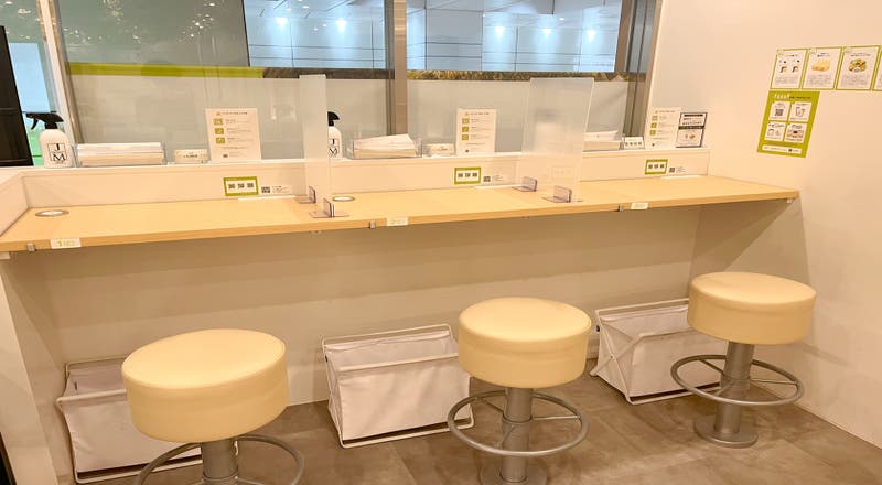 【新宿駅内徒歩2分｜2Cブース】カウンター席／高速Wi-Fi／電源・充電／テレワーク・作業・勉強・休憩等