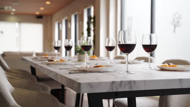 駅徒歩6分、最大30名利用可能。駐車場10台完備、キッチン付きで飲食OK、女子会・誕生日会等に最適な空間です。の写真4