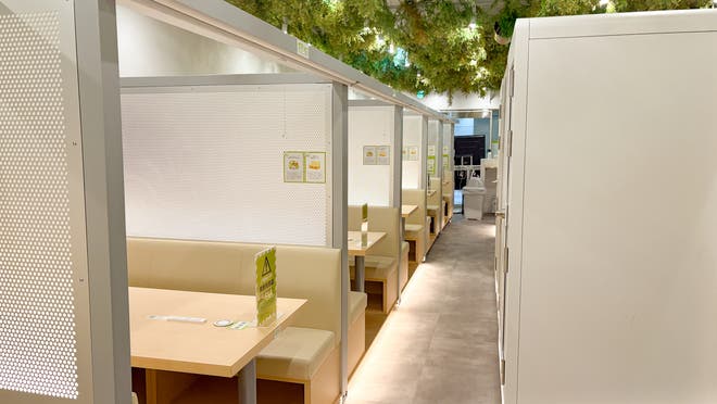 【新宿駅徒歩2分|21Gブース】最大6名/高速Wi-Fi/55型モニター/会議・商談・面接・打ち合わせ・作業等の写真12