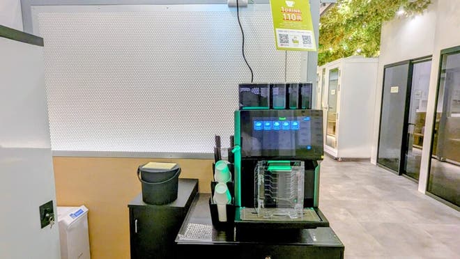 【新宿駅徒歩2分|21Gブース】最大6名/高速Wi-Fi/55型モニター/会議・商談・面接・打ち合わせ・作業等の写真16