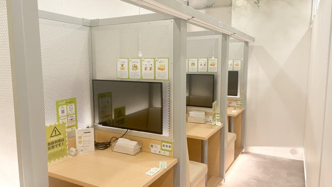 【新宿駅徒歩2分|17Gブース】最大6名/高速Wi-Fi/55型モニター/会議・商談・面接・打ち合わせ・作業等の写真10