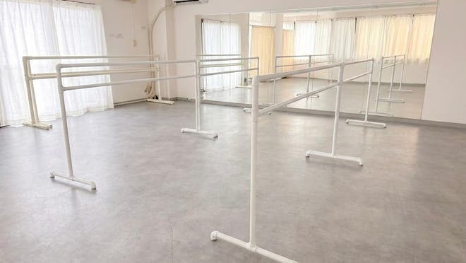 【春日野道駅5分】バレエバー設置⭐️長時間割最大15%OFF✨地域最安値の広いスタジオでダンス、ヨガ⭐️LED照明あり!の写真1