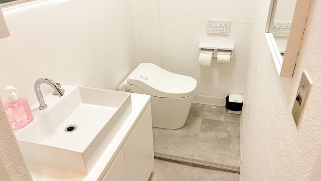 【東京駅徒歩3分|24時間営業|4PSブース】防音完全個室/31.5型モニター/充電/web商談・面接・MTG・テレワーク等の写真18