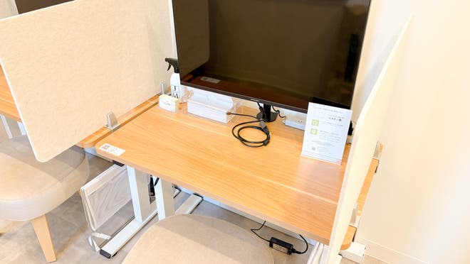 【東京駅徒歩3分|24時間営業|11Cブース】カウンター席/高速Wi-Fi/31.5型モニタ/電源・充電/テレワーク・作業・勉強の写真1