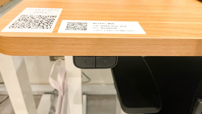 【東京駅徒歩3分|24時間営業|10Cブース】カウンター席/高速Wi-Fi/31.5型モニタ/電源・充電/テレワーク・作業・勉強の写真5