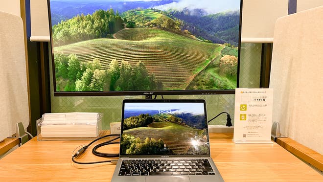 【東京駅徒歩3分|24時間営業|10Cブース】カウンター席/高速Wi-Fi/31.5型モニタ/電源・充電/テレワーク・作業・勉強の写真8