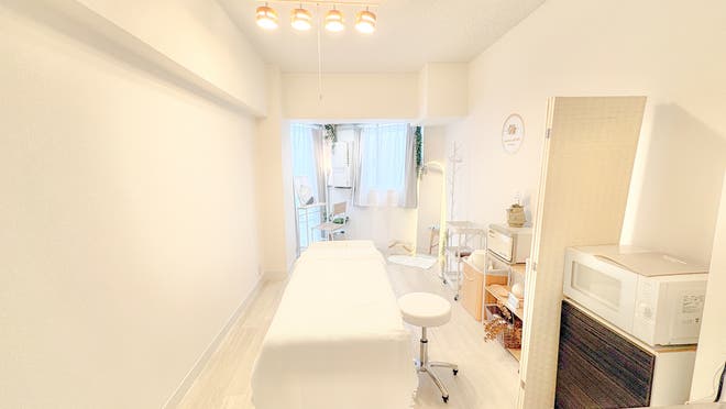 【名古屋駅5分】2026年4月OPEN|韓国風ホワイト空間+グリーンが映える完全個室レンタルサロン|🛜の写真3