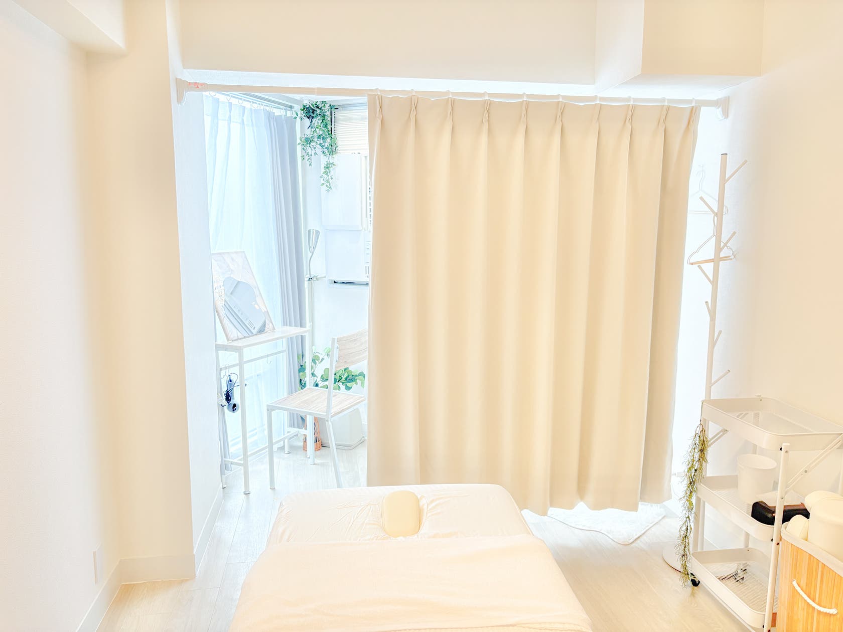 【名古屋駅５分】2026年4月OPEN｜韓国風ホワイト空間＋グリーンが映える完全個室レンタルサロン｜🛜の写真5