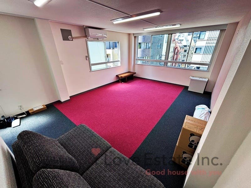 《 人形町駅から１分 》　ダンス・ヨガスタジオ　【4/25～】の写真1