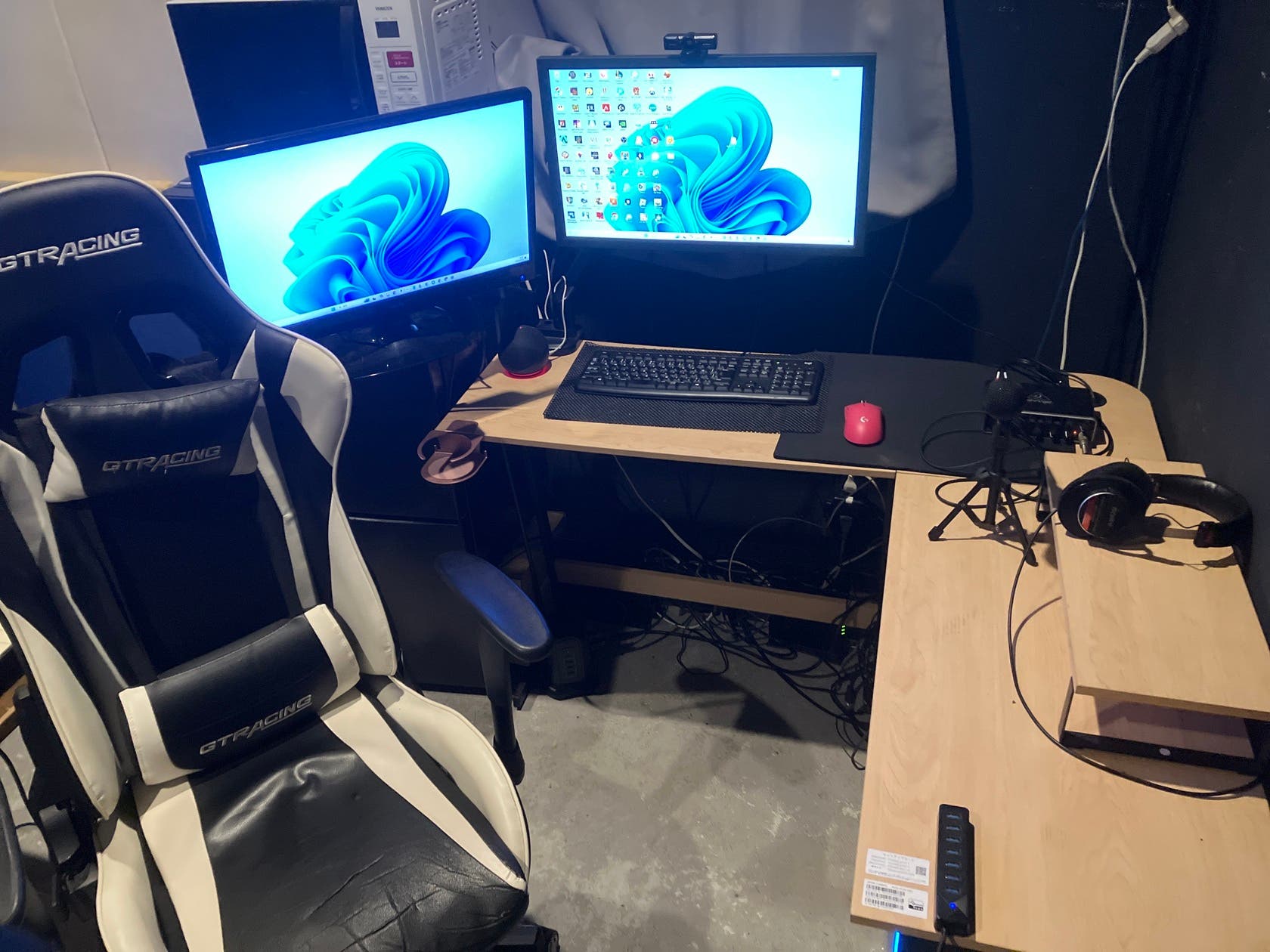 【小倉駅3分・24時間利用可】高速ネット完備｜RTX3060搭載PC・上映OKの写真1