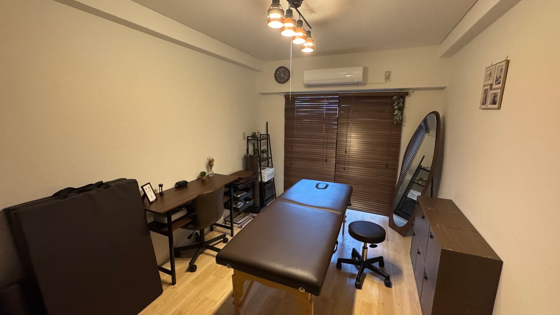 ✨NewOPEN✨【心斎橋駅4分】ブラウン基調のプライベートサロン🌿マッサージ・エステ/ネイル/撮影/リモートワーク等もOKの写真1