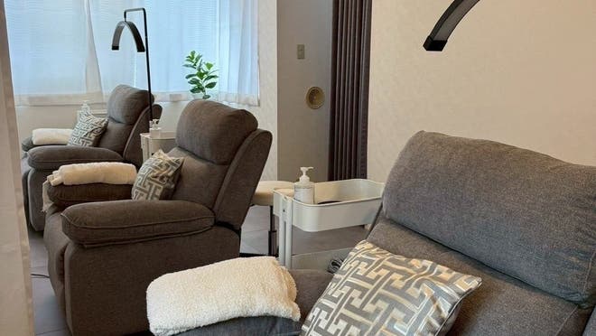 品川駅から徒歩4分、素敵な内装空間のレンタルシェアサロンの写真1