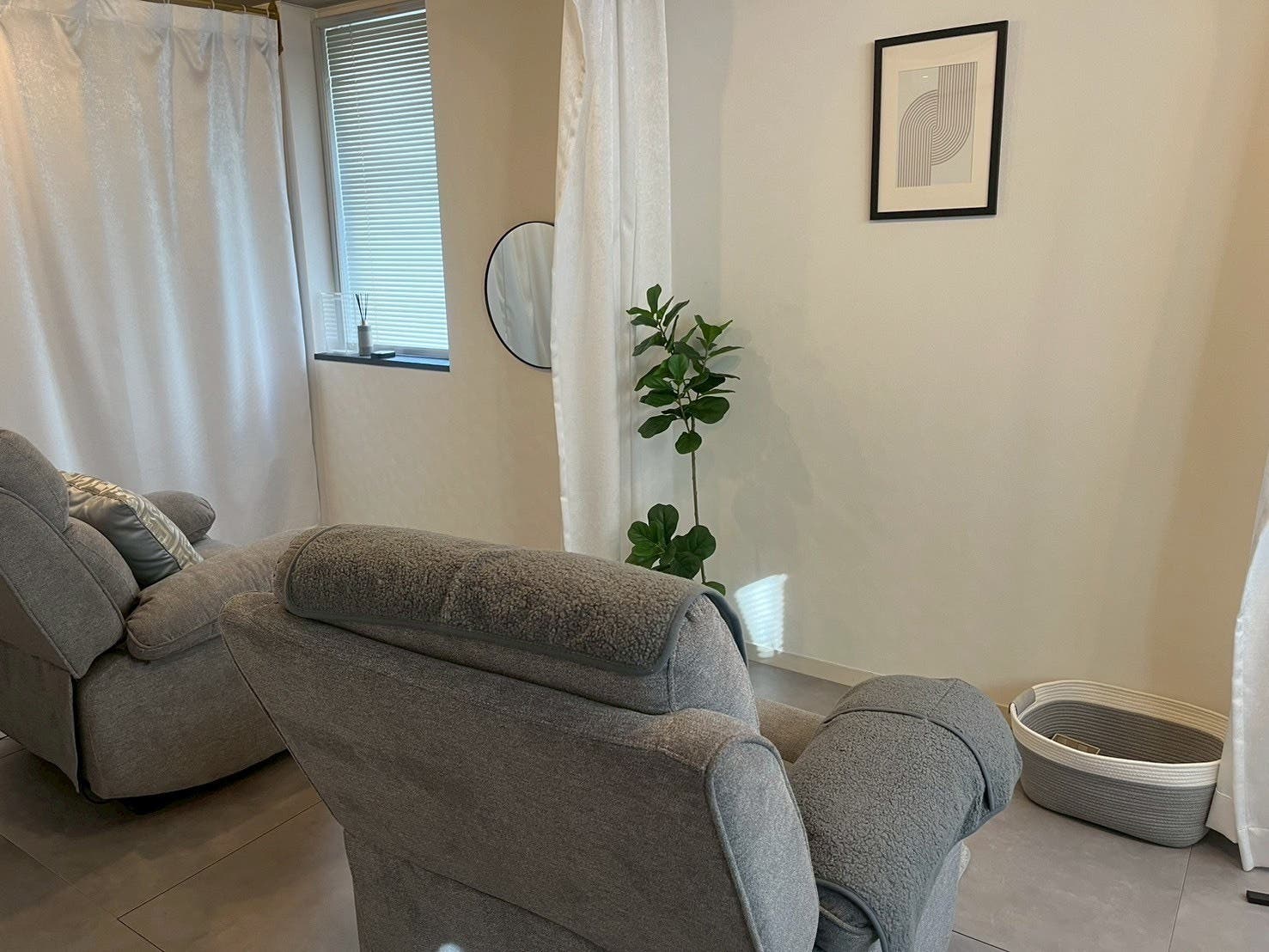 品川駅から徒歩4分、素敵な内装空間のレンタルシェアサロンの写真2