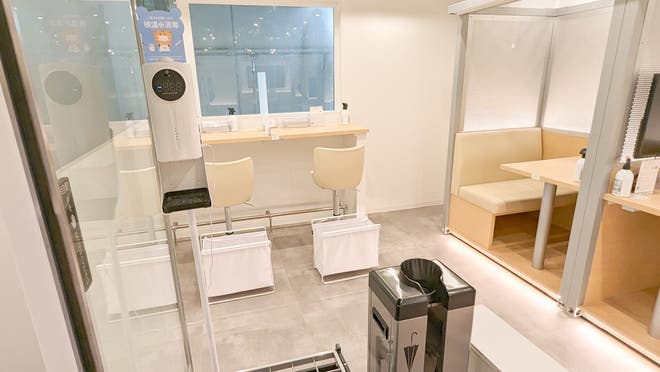 【上野駅徒歩1分|24時間営業|3Cブース】カウンター席/高速Wi-Fi/電源・充電/テレワーク・作業・勉強・休憩等の写真7