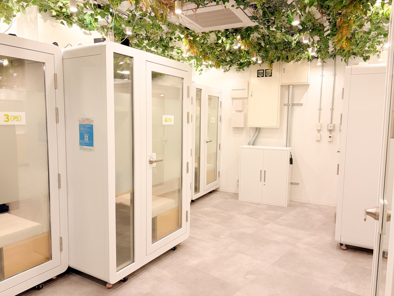 【武蔵小山駅徒歩1分｜24時間営業｜10Gブース】最大6名／高速Wi-Fi／55型モニター／会議・商談・面接・打ち合わせ・作業等の写真15