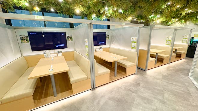 【池袋駅徒歩1分|24時間営業|17Sブース】高速Wi-Fi/31.5型モニター/充電/web商談・面接・MTG・テレワーク等の写真10