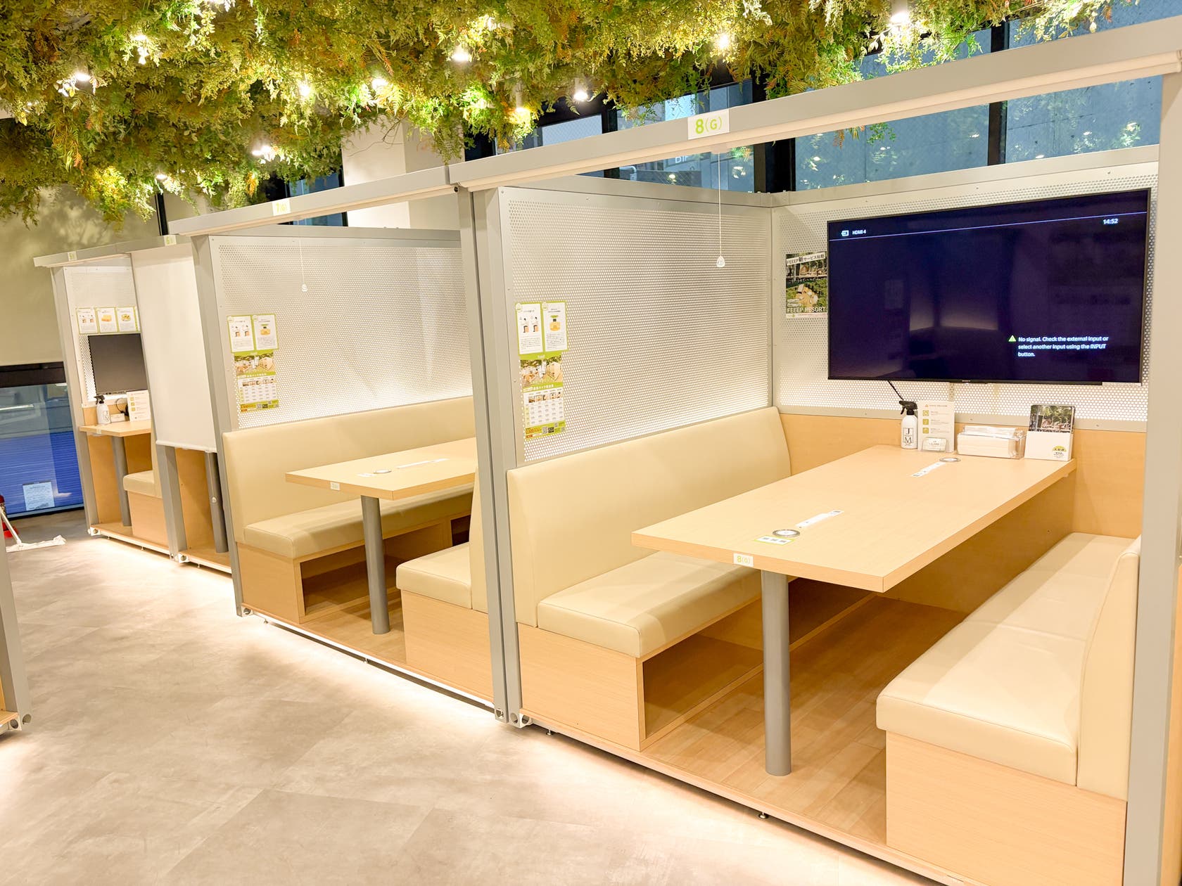 【池袋駅徒歩1分｜24時間営業｜14Sブース】高速Wi-Fi／31.5型モニター／充電／web商談・面接・MTG・テレワーク等の写真11