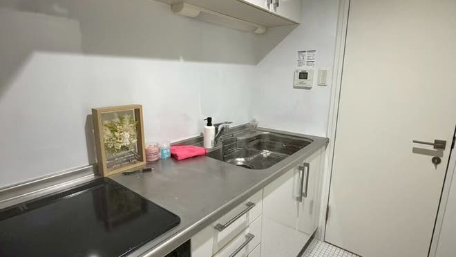 【レンタルスペース・スタジオ 】京堀町/大阪・本町・靭公園付近 白基調のフォトスタジオ レンタルドレスも◎の写真16