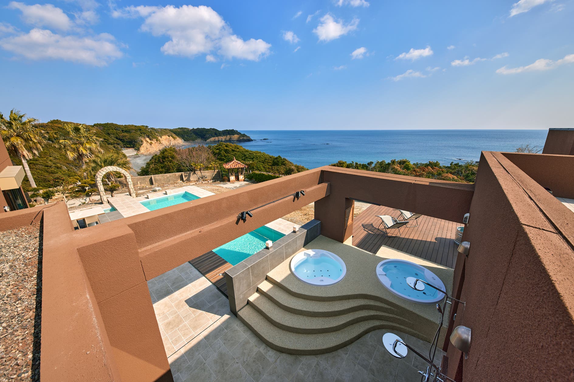 2026年米TIME誌「訪れるべき場所50」選出の伊勢神宮から45分。波打ち際、海抜22m断崖の絶景邸宅。2階建サウナ&プール。の写真7