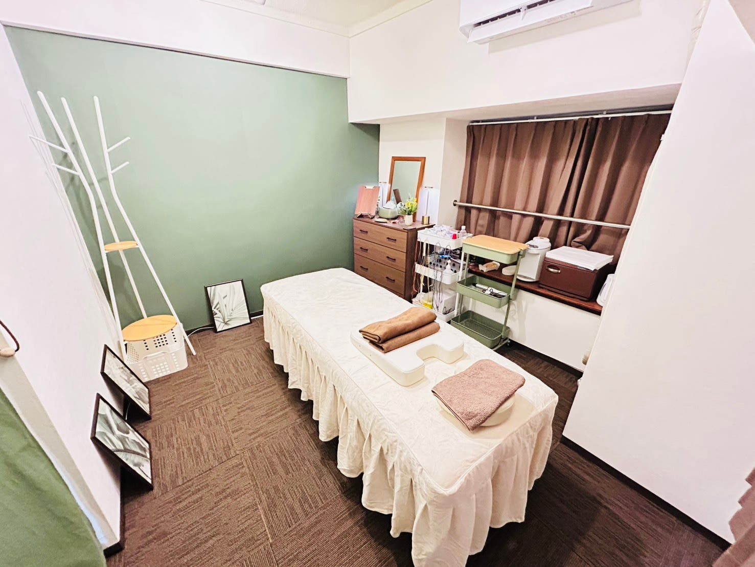 【2026年NEW OPEN】金山駅すぐ！地域最安値に挑戦中の清潔感溢れるレンタルサロンの写真1