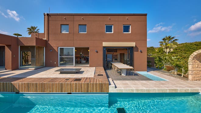 2026年米TIME誌「訪れるべき場所50」選出の伊勢神宮から45分。波打ち際、海抜22m断崖の絶景邸宅。2階建サウナ&プール。の写真9