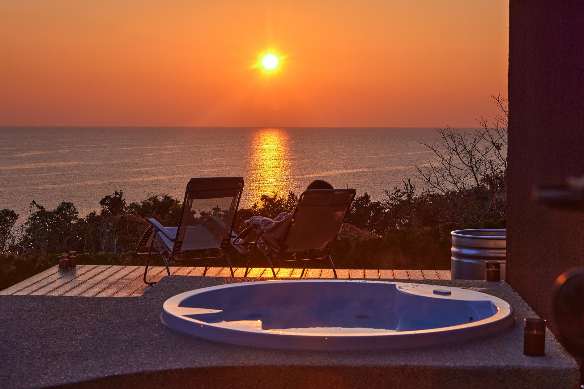 2026年米TIME誌「訪れるべき場所50」選出の伊勢神宮から45分。波打ち際、海抜22m断崖の絶景邸宅。2階建サウナ&プール。の写真10