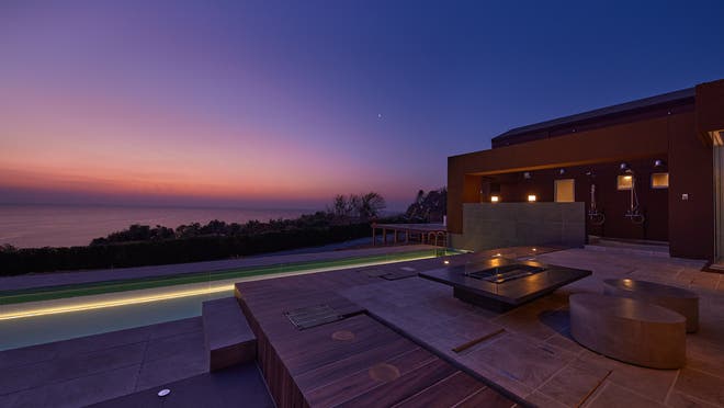 2026年米TIME誌「訪れるべき場所50」選出の伊勢神宮から45分。波打ち際、海抜22m断崖の絶景邸宅。2階建サウナ&プール。の写真11